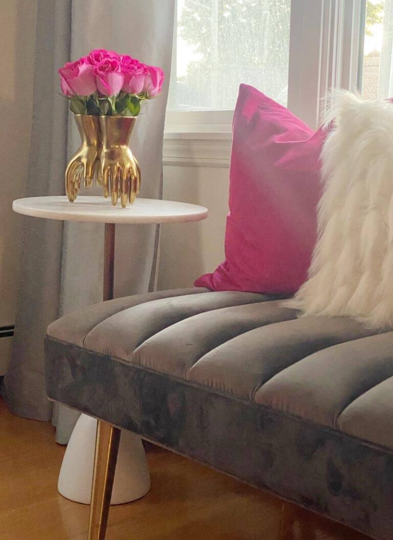 11 Living Room Vase Styling Ideas You'll Want To Copy