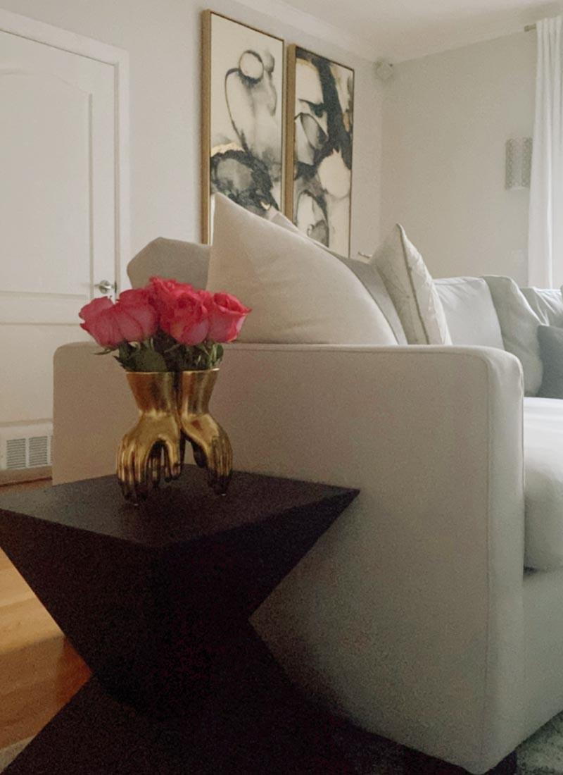11 Living Room Vase Styling Ideas You'll Want To Copy